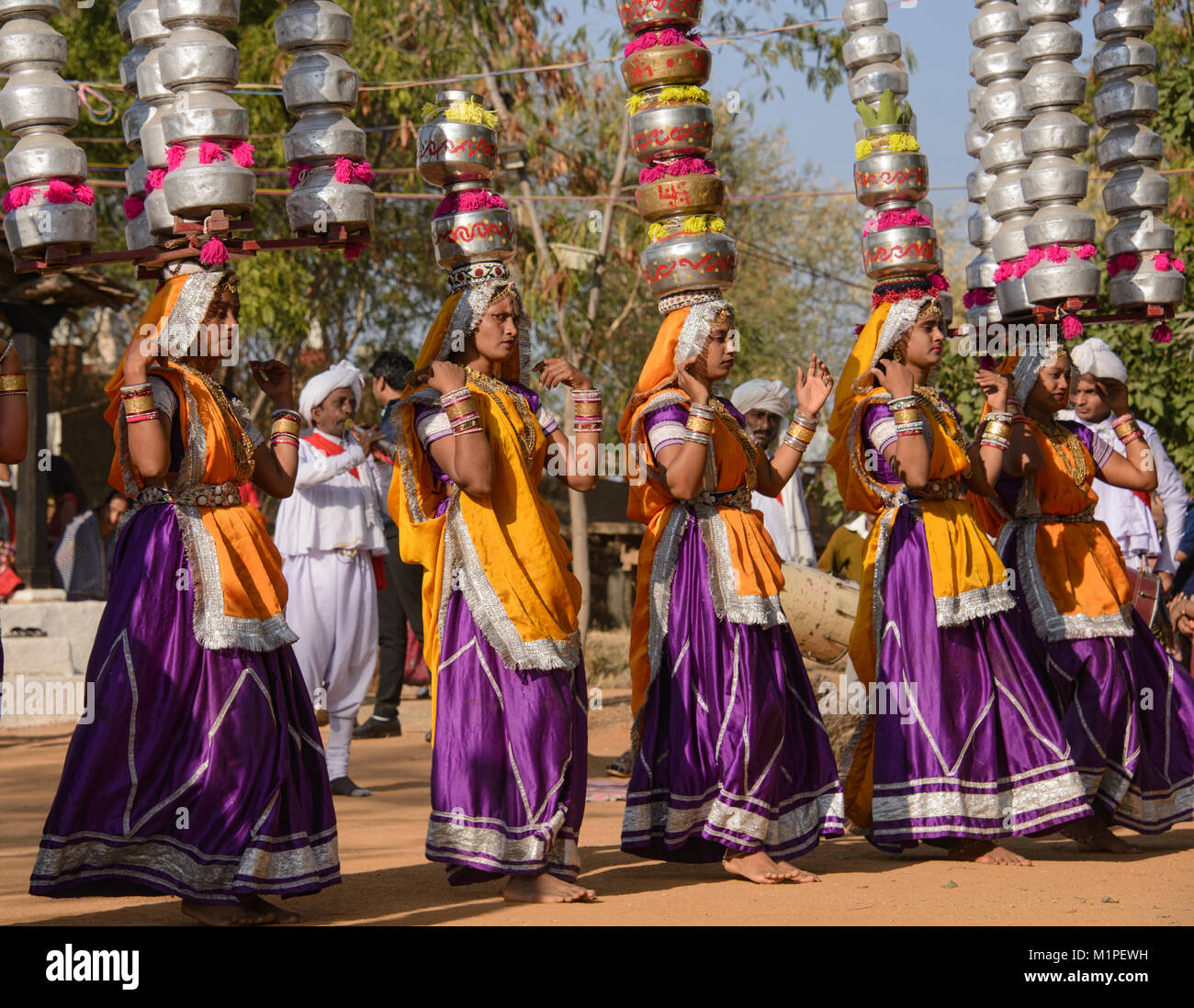 Bhavai folk dance hi-res stock photography and images - Alamy