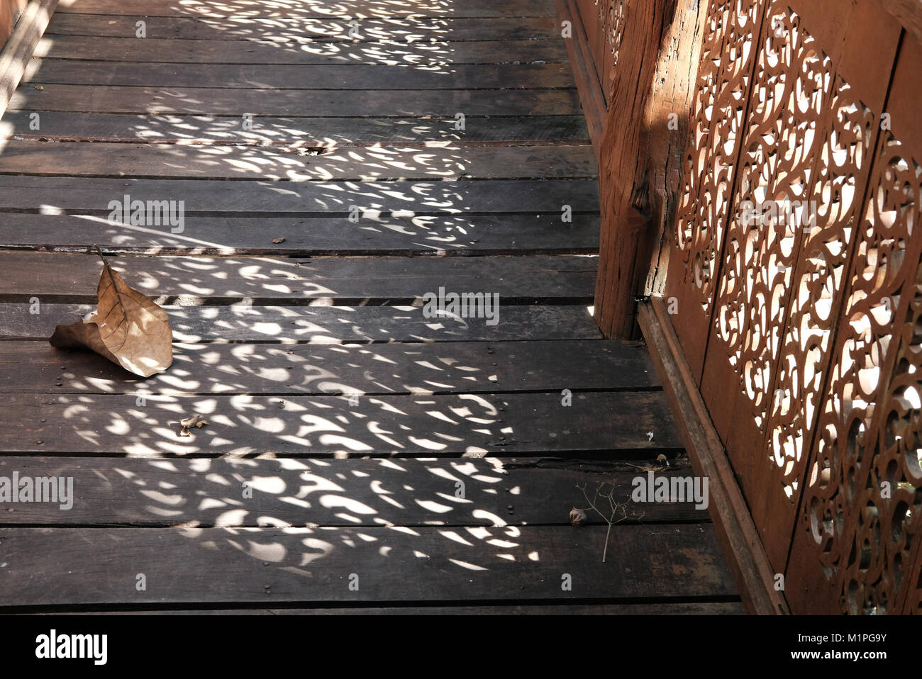 Shadow light on carved hi-res stock photography and images - Alamy