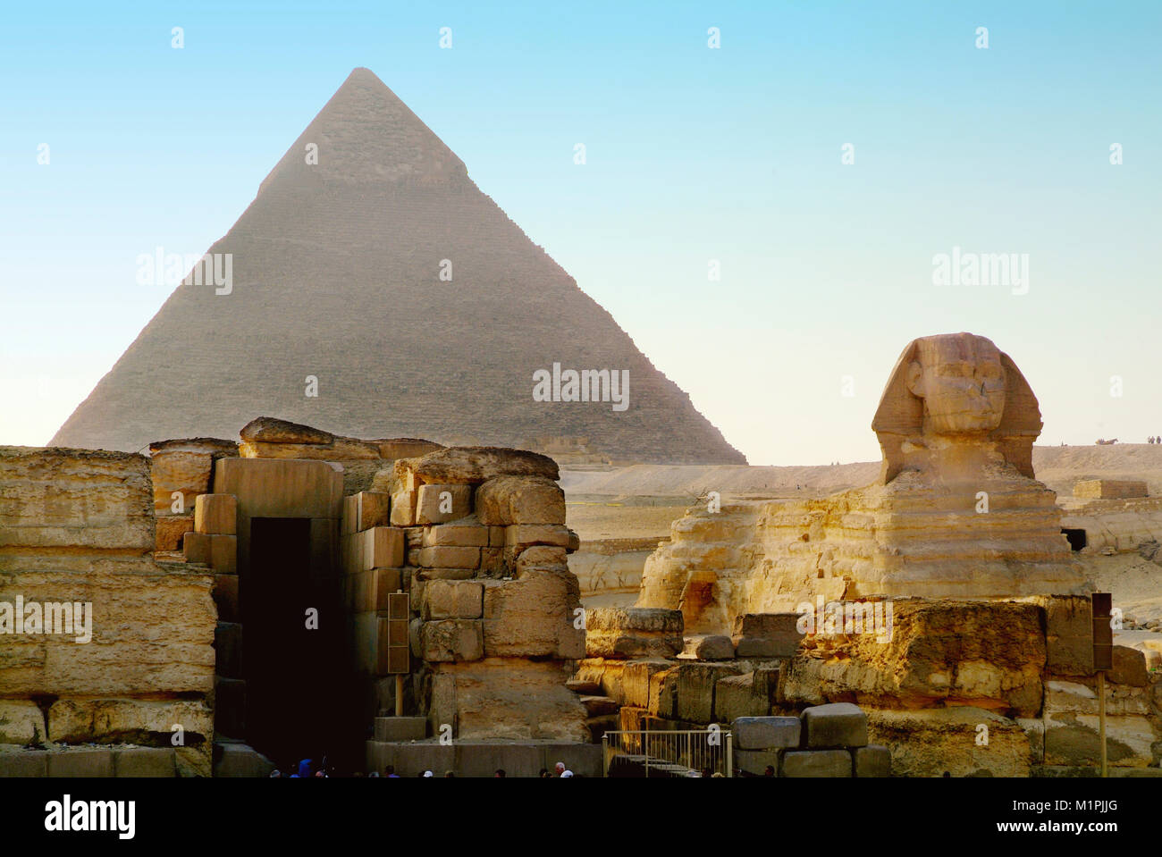 Great Sphinx of Giza, and the Pyramid of Khafre, Egypt Stock Photo - Alamy