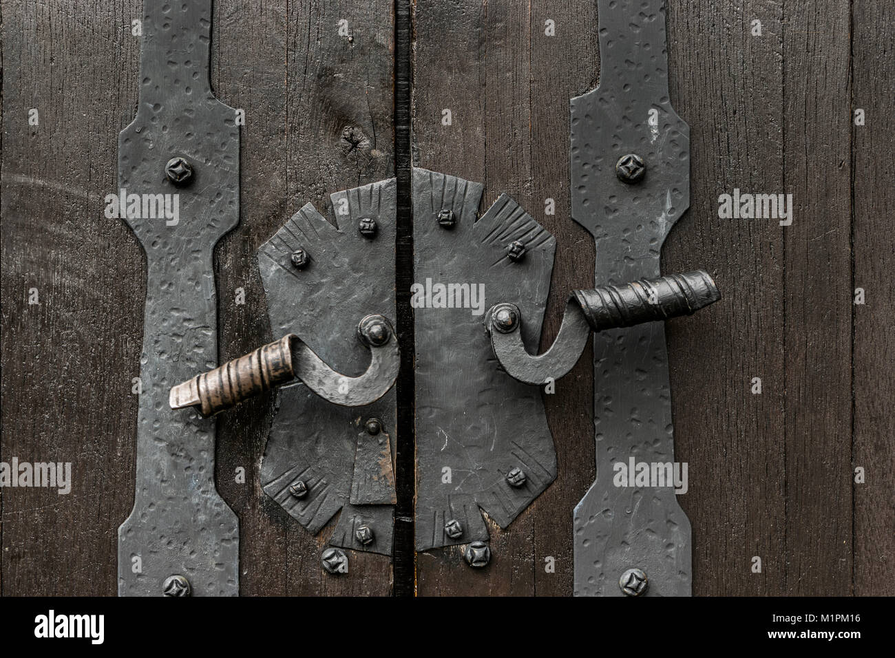 Medieval castle gate hi-res stock photography and images - Alamy
