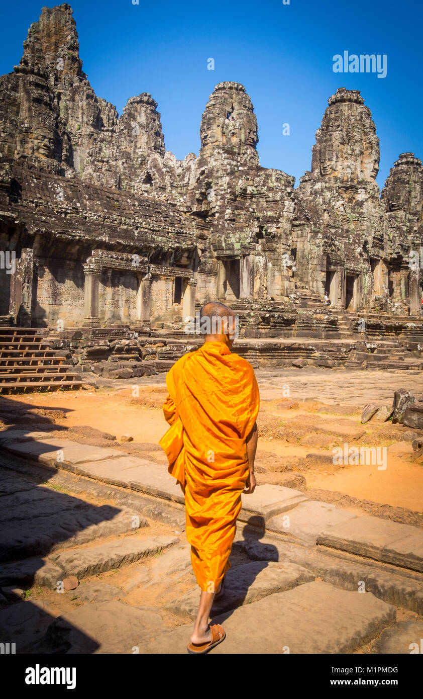 Monk in the temple hi-res stock photography and images - Alamy