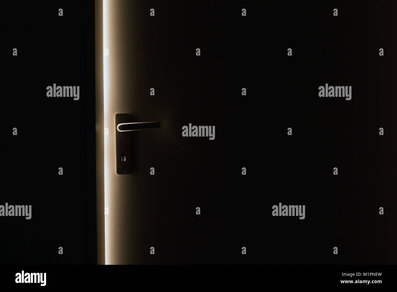 Dark theme hi-res stock photography and images - Alamy