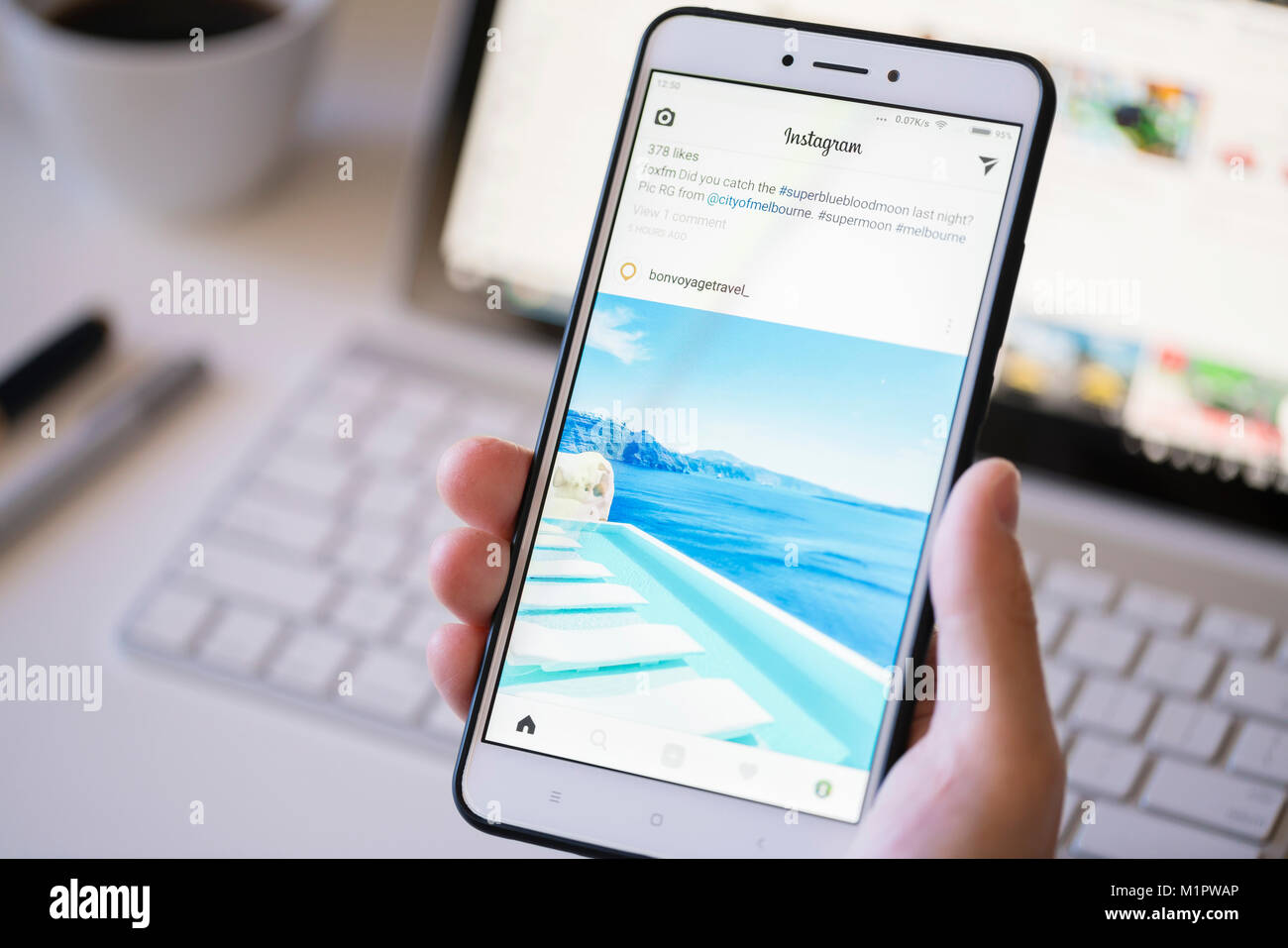 Instagram hi-res stock photography and images - Alamy