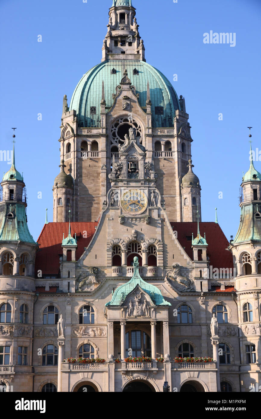 House of hanover symbol hi-res stock photography and images - Alamy