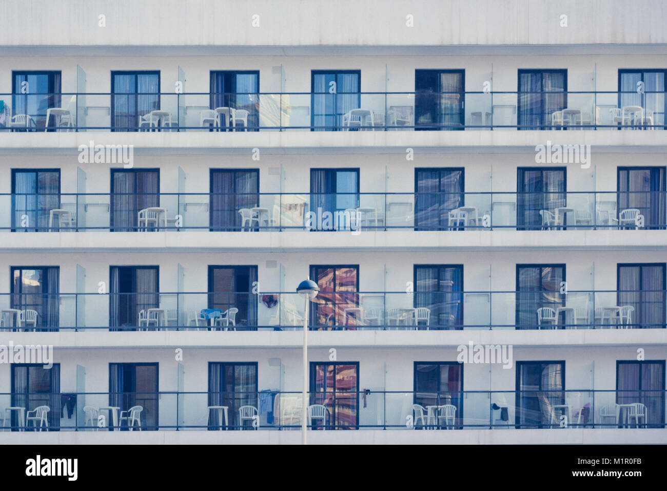 Repeating pattern of windows hi-res stock photography and images - Alamy