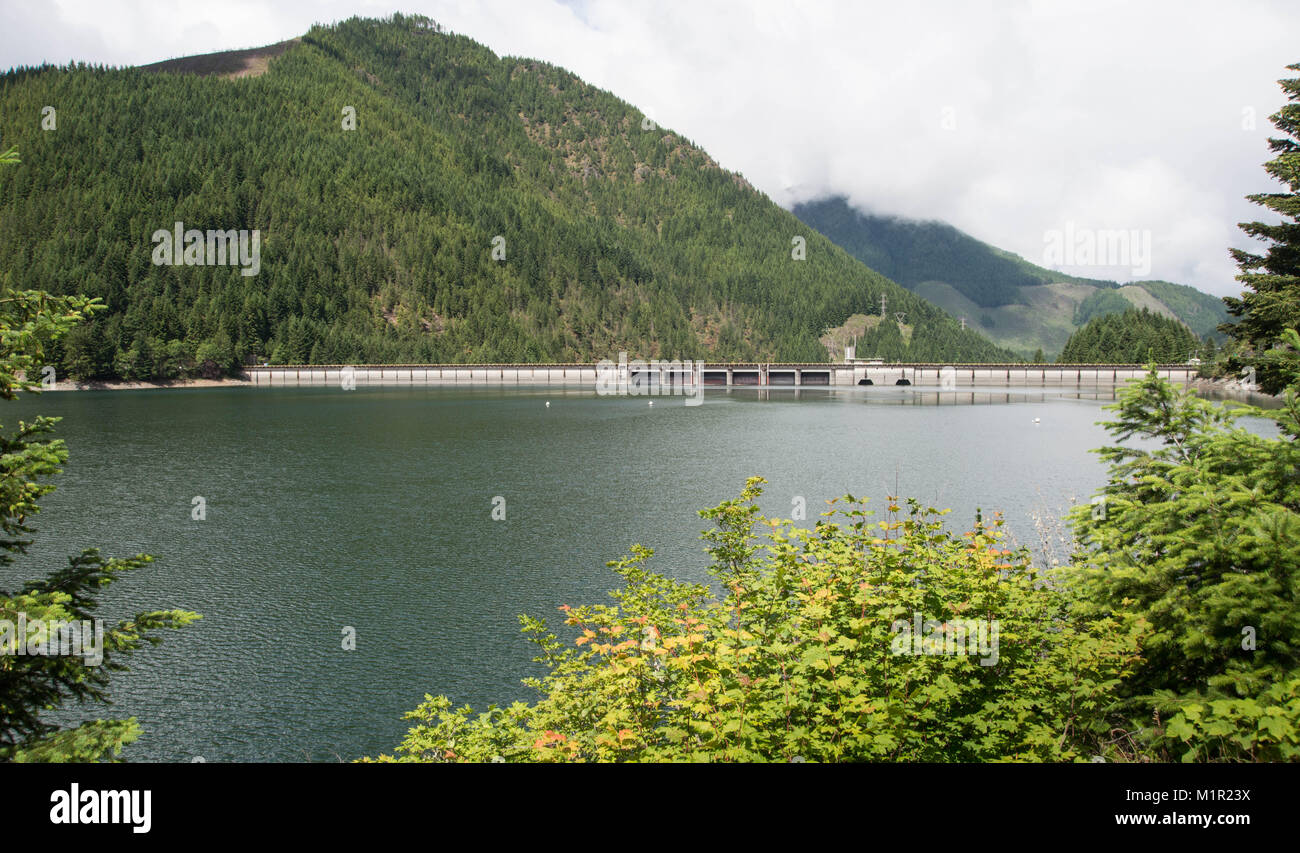 Detroit Dam and Reservoir in the Oregon Cascade Mountains Stock Photo ...