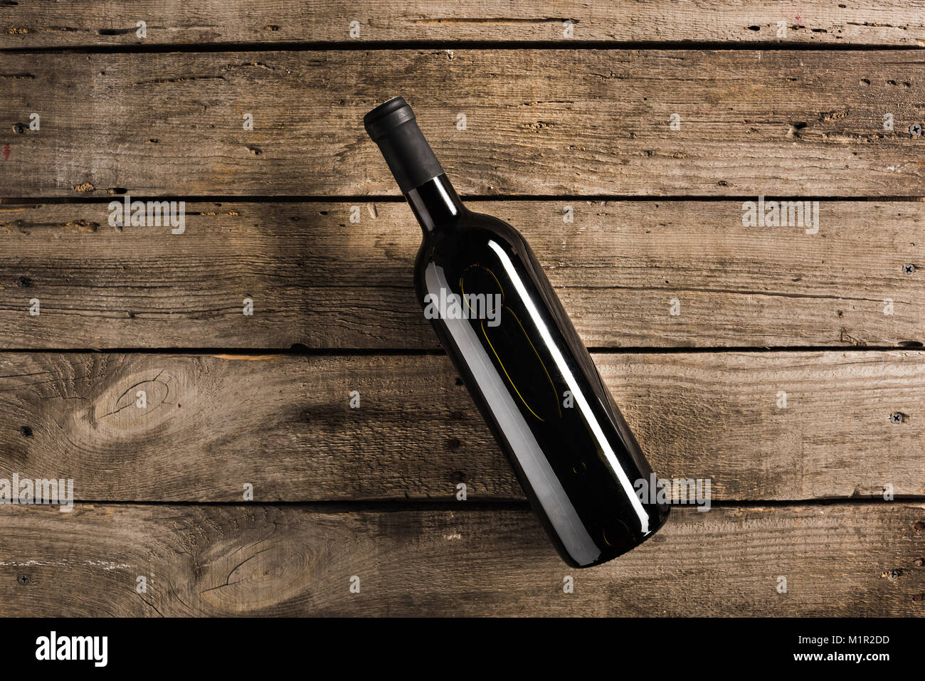 bottle of red wine Stock Photo - Alamy