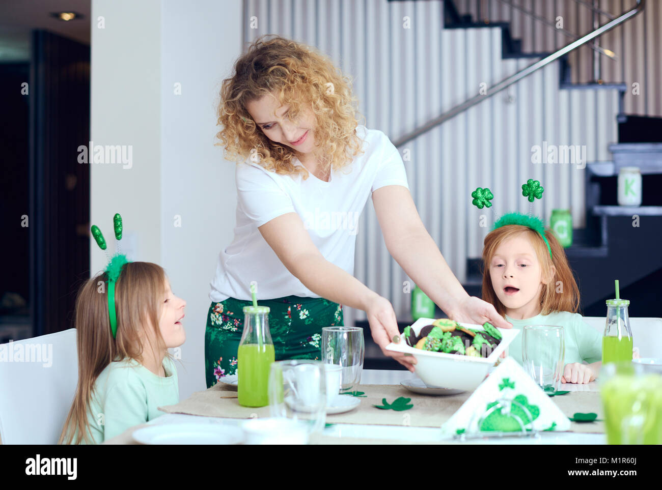 Mother children home ireland hi-res stock photography and images - Alamy