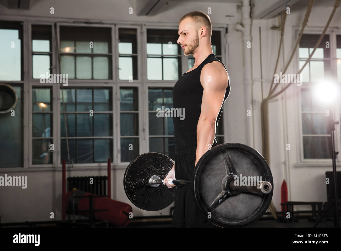 Barbell deadlift hi-res stock photography and images - Alamy