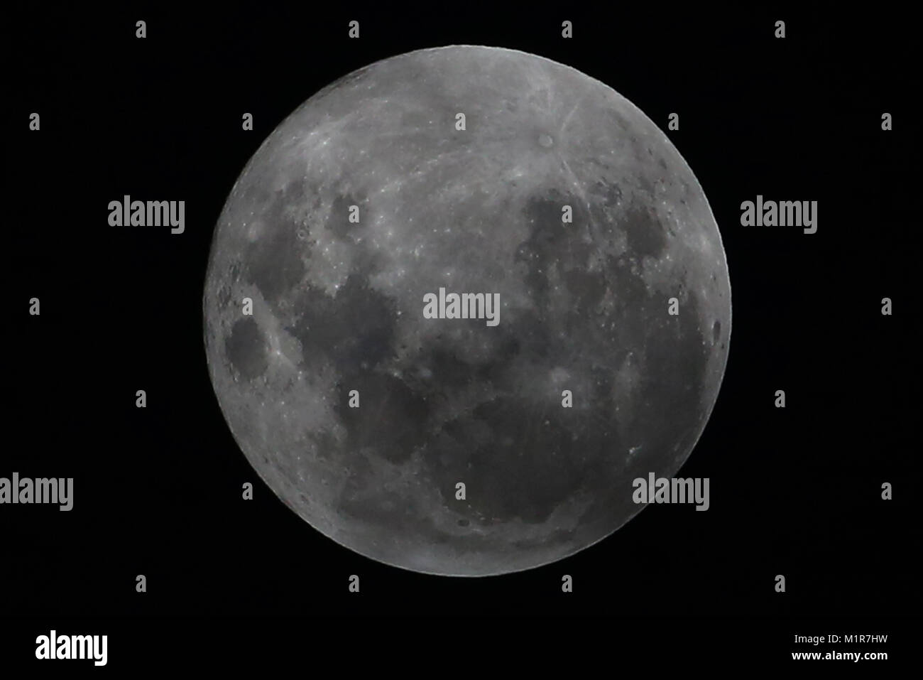 Colombo, Sri Lanka. 31st Jan, 2018. The moon is seen during a lunar ...