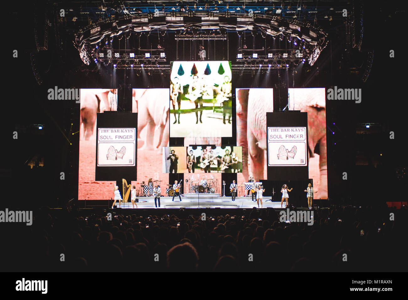 Roderick David Stewart High Resolution Stock Photography and Images - Alamy