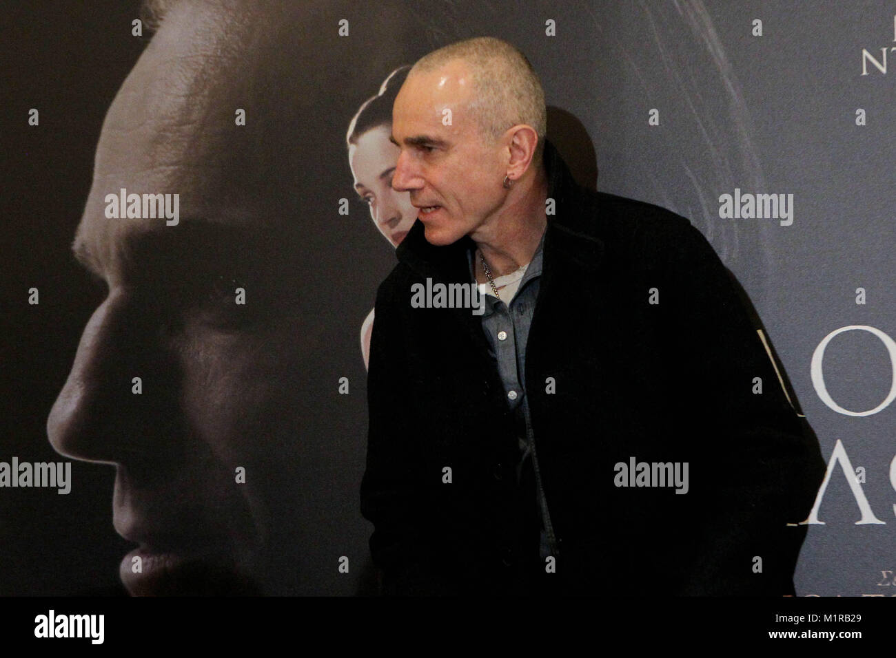 Daniel day lewis phantom thread hi-res stock photography and images - Alamy