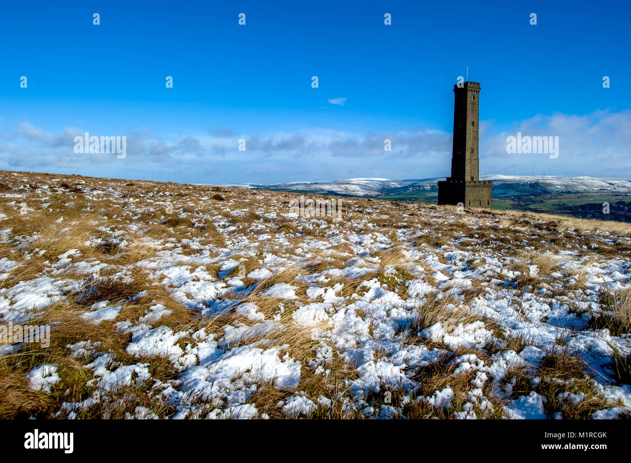 Holcombe Hill, Lancashire, UK. 1st February, 2018. Beautiful cold ...