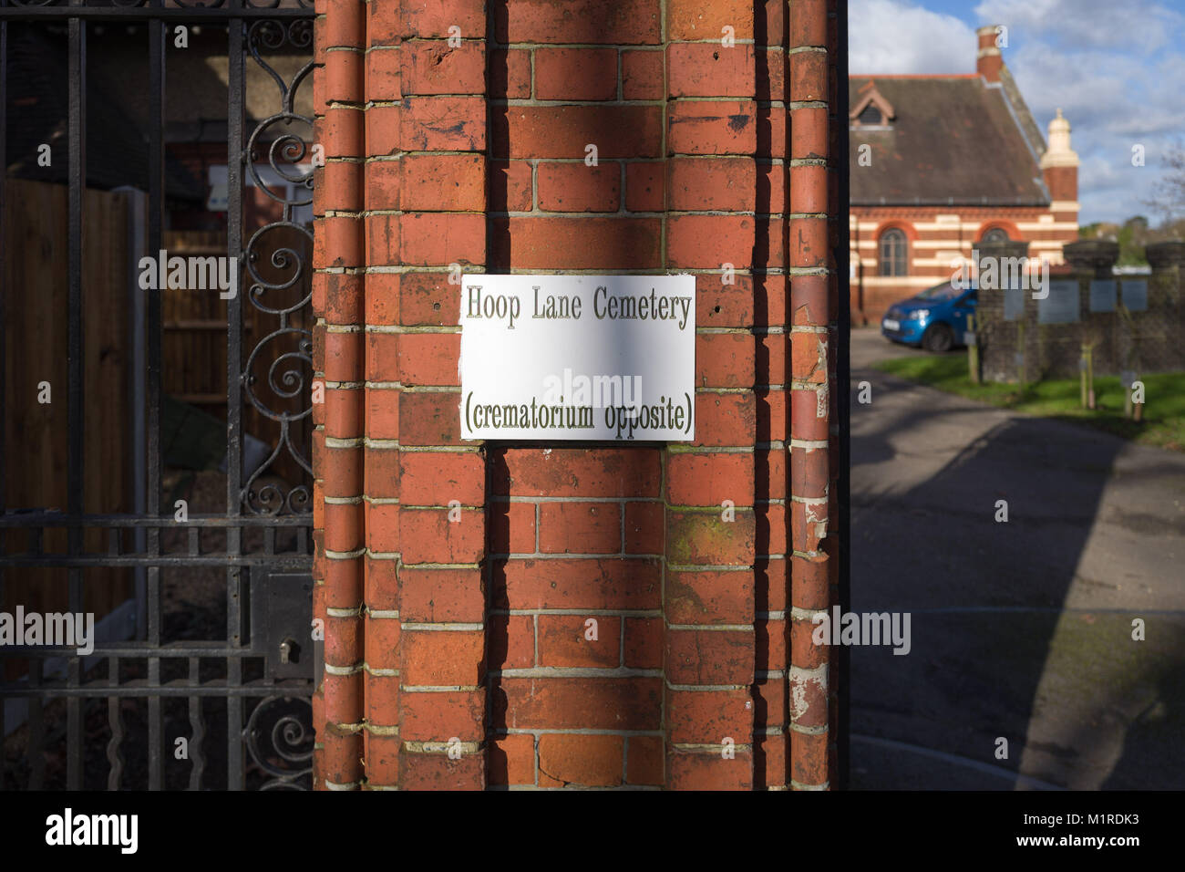 Golders green jewish cemetery hi-res stock photography and images - Alamy