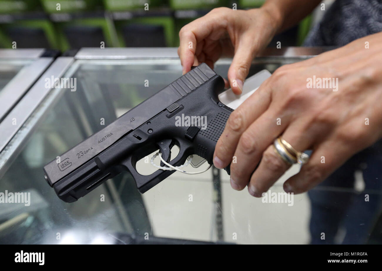 SAN JUAN, Puerto Rico. , . CLUB DE TIRO Y ARMERIA PONCE DE LEON EN SAN ...