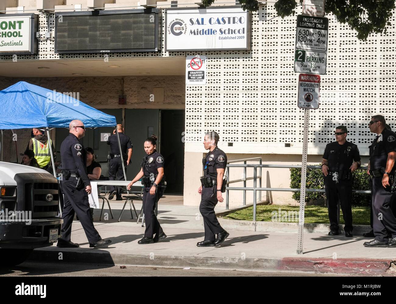 Los Angeles, USA. 1st Feb, 2018. Police officers stand guard outside ...