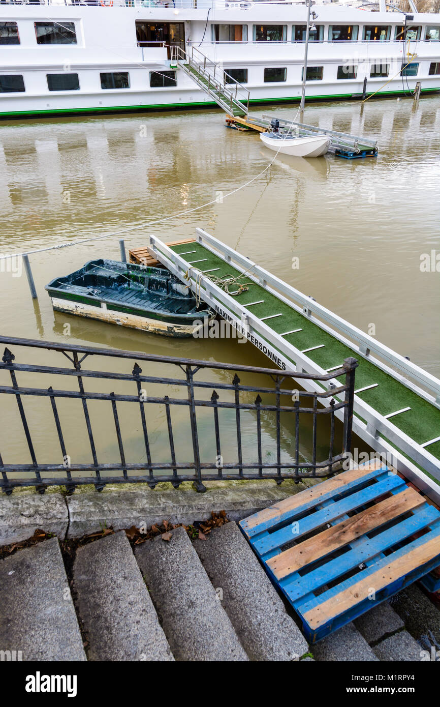 Rowing boat on french river hi-res stock photography and images - Alamy