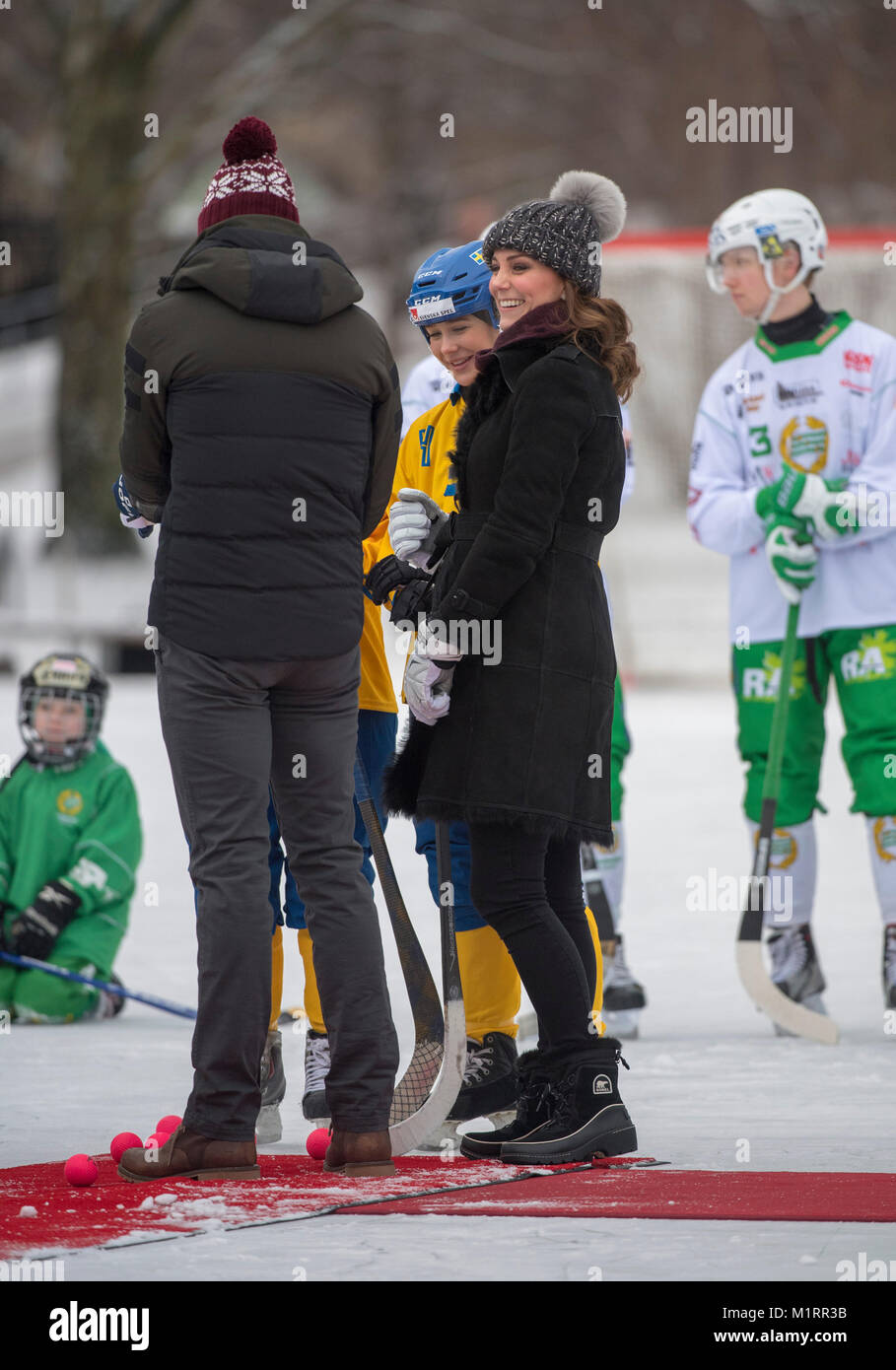 The Duke and Duchess of Cambridge meet local bandy Hockey players at ...