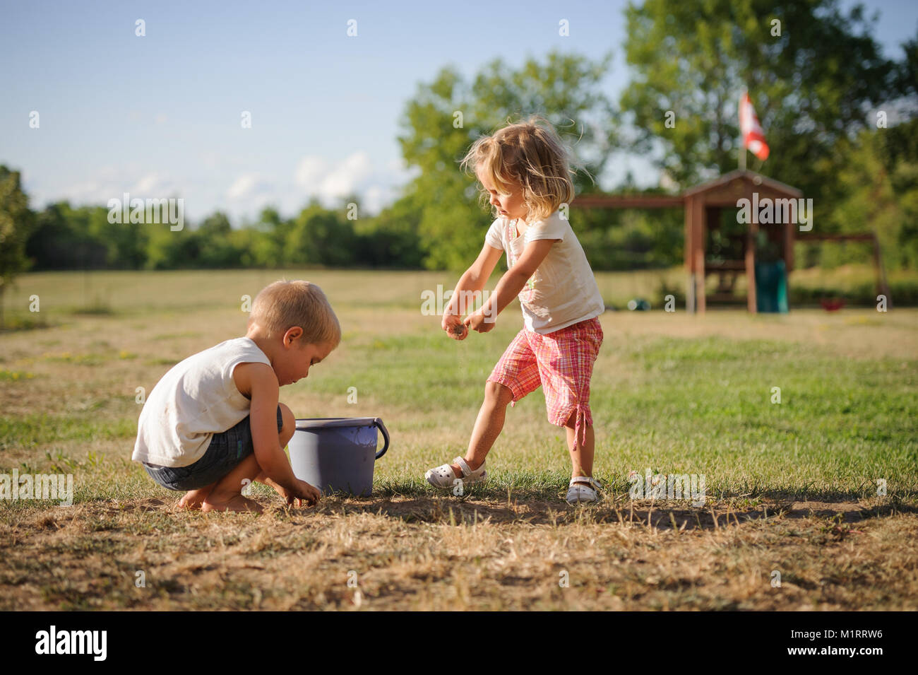 Kids hair wash hi-res stock photography and images - Alamy