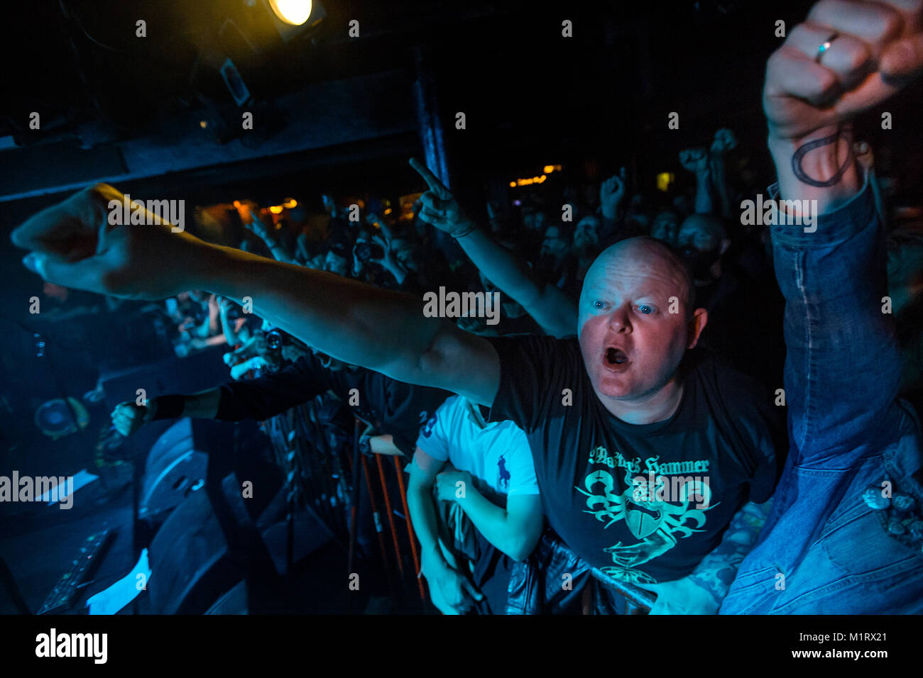 Fans go crazy in a concert hi-res stock photography and images - Alamy