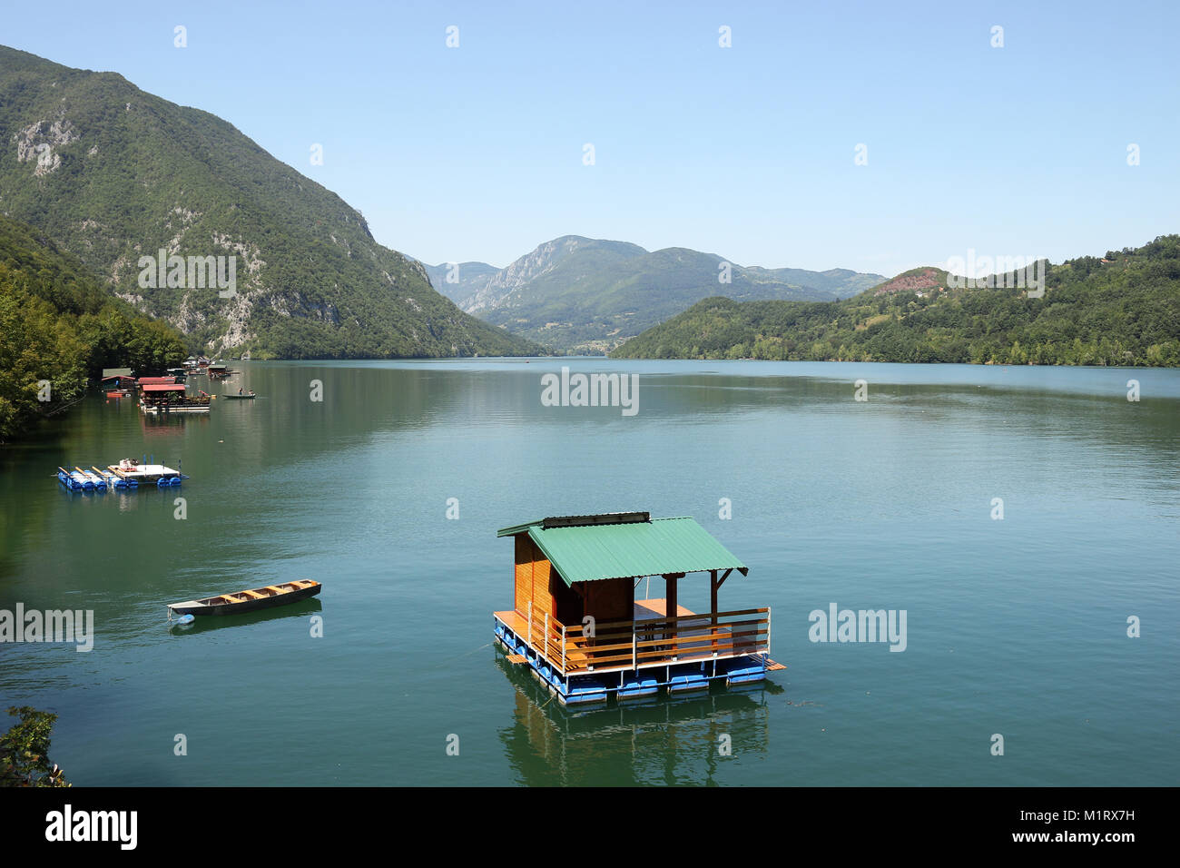 Floating house and houseboat hi-res stock photography and images - Alamy