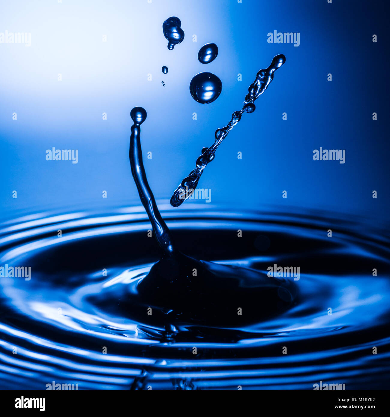 Water drop ripple splash hi-res stock photography and images - Alamy