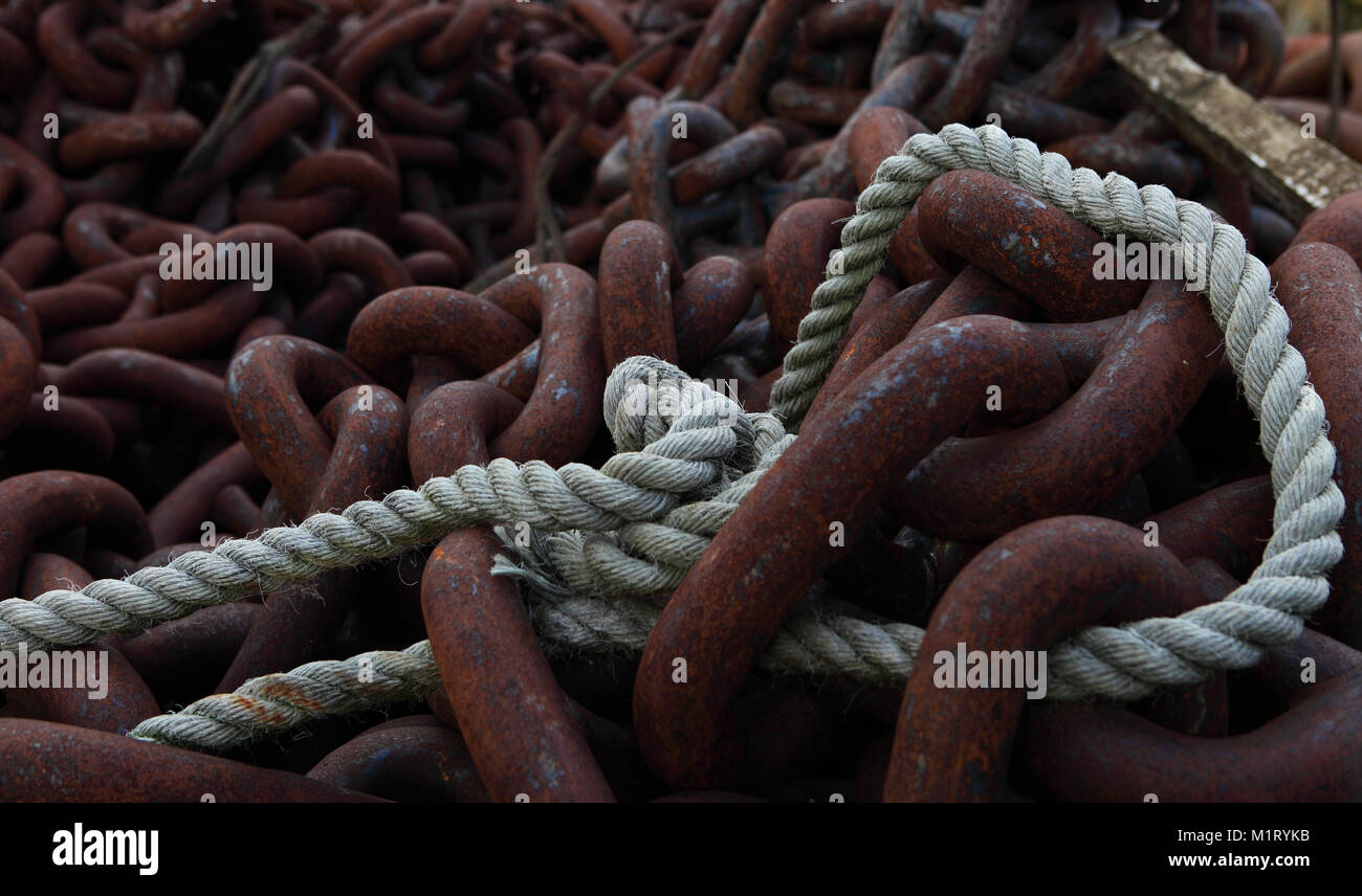 Rusted chains hi-res stock photography and images - Alamy