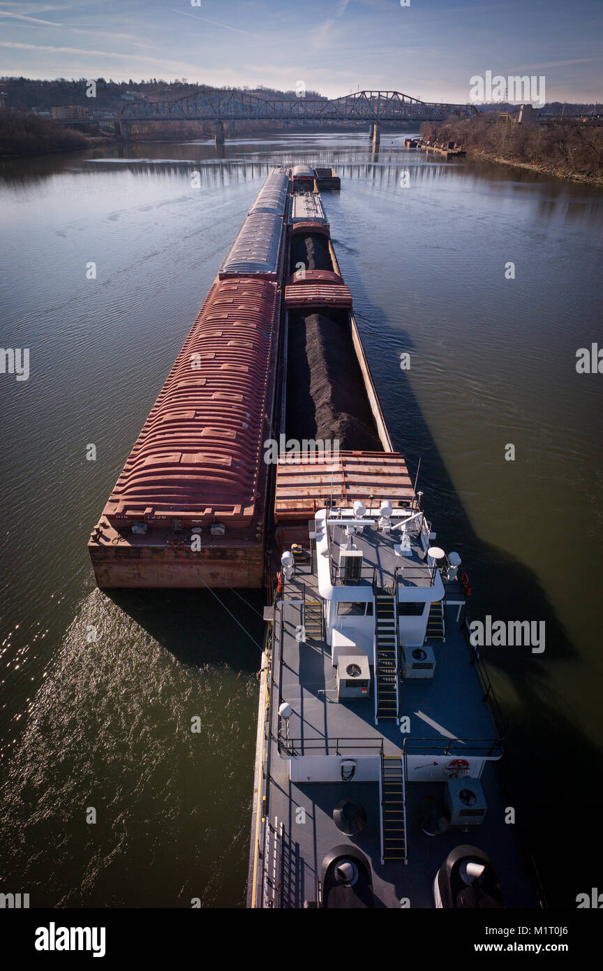 Coal Barge Stock Photos & Coal Barge Stock Images - Alamy