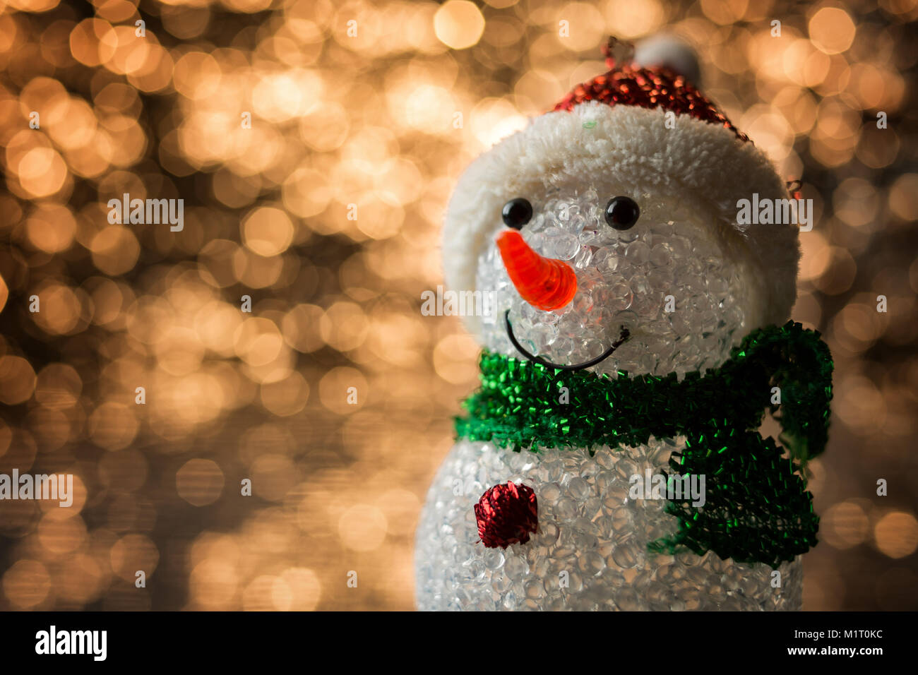 Snowman with hat hi-res stock photography and images - Alamy