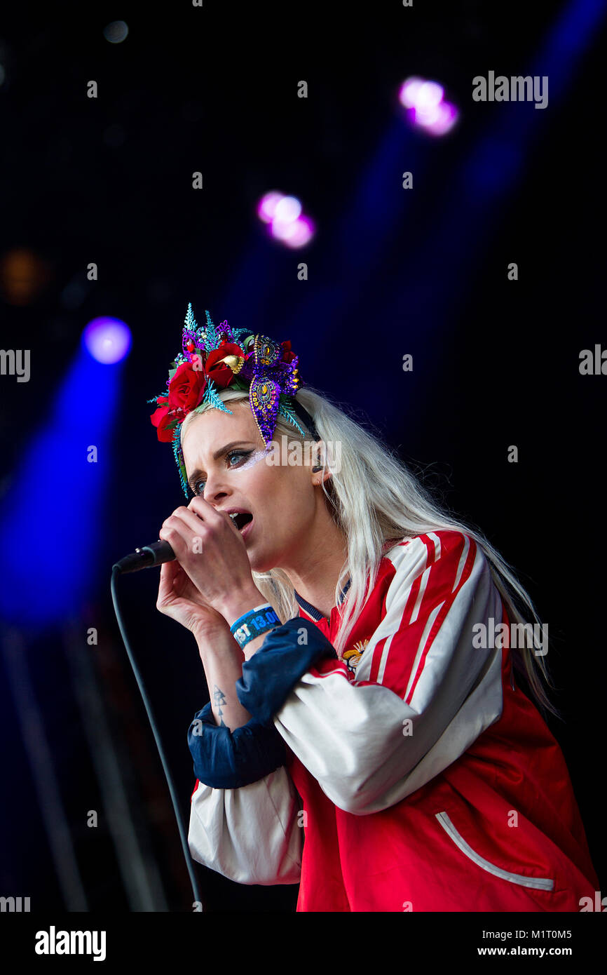 British folk pop singer kyla la hi-res stock photography and images - Alamy