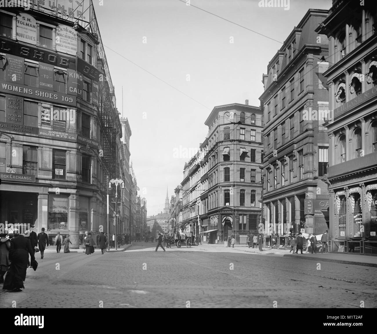 Detroit street signs hi-res stock photography and images - Alamy