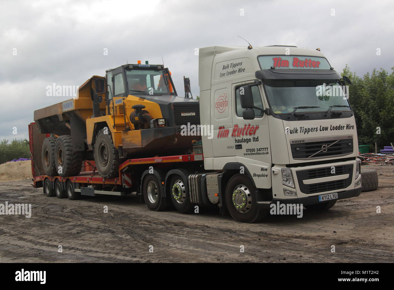 Rear tipping dump truck hi-res stock photography and images - Alamy