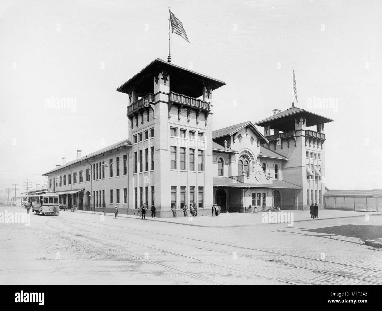Union station building on Black and White Stock Photos & Images - Alamy