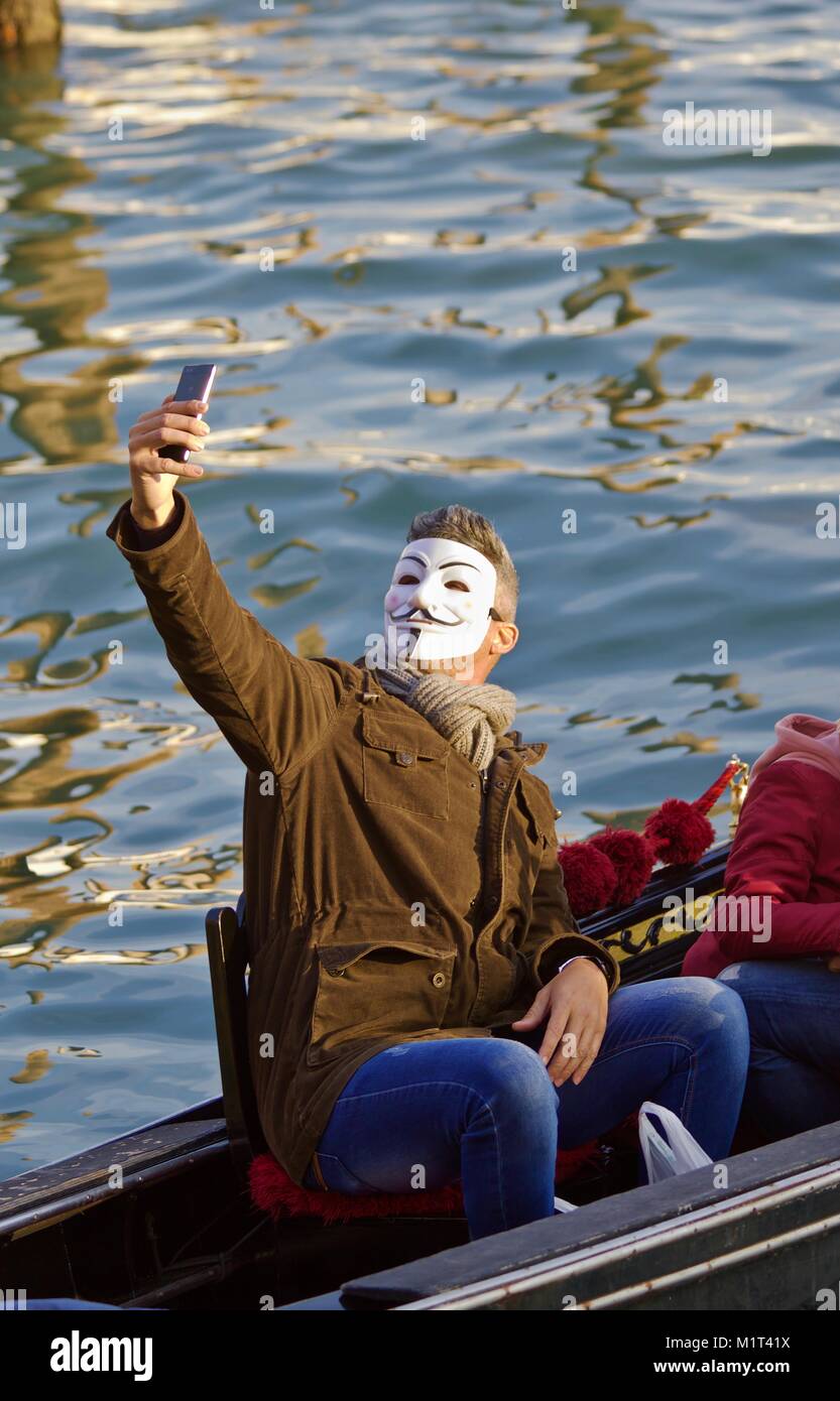 V for vendetta hi-res stock photography and images - Alamy