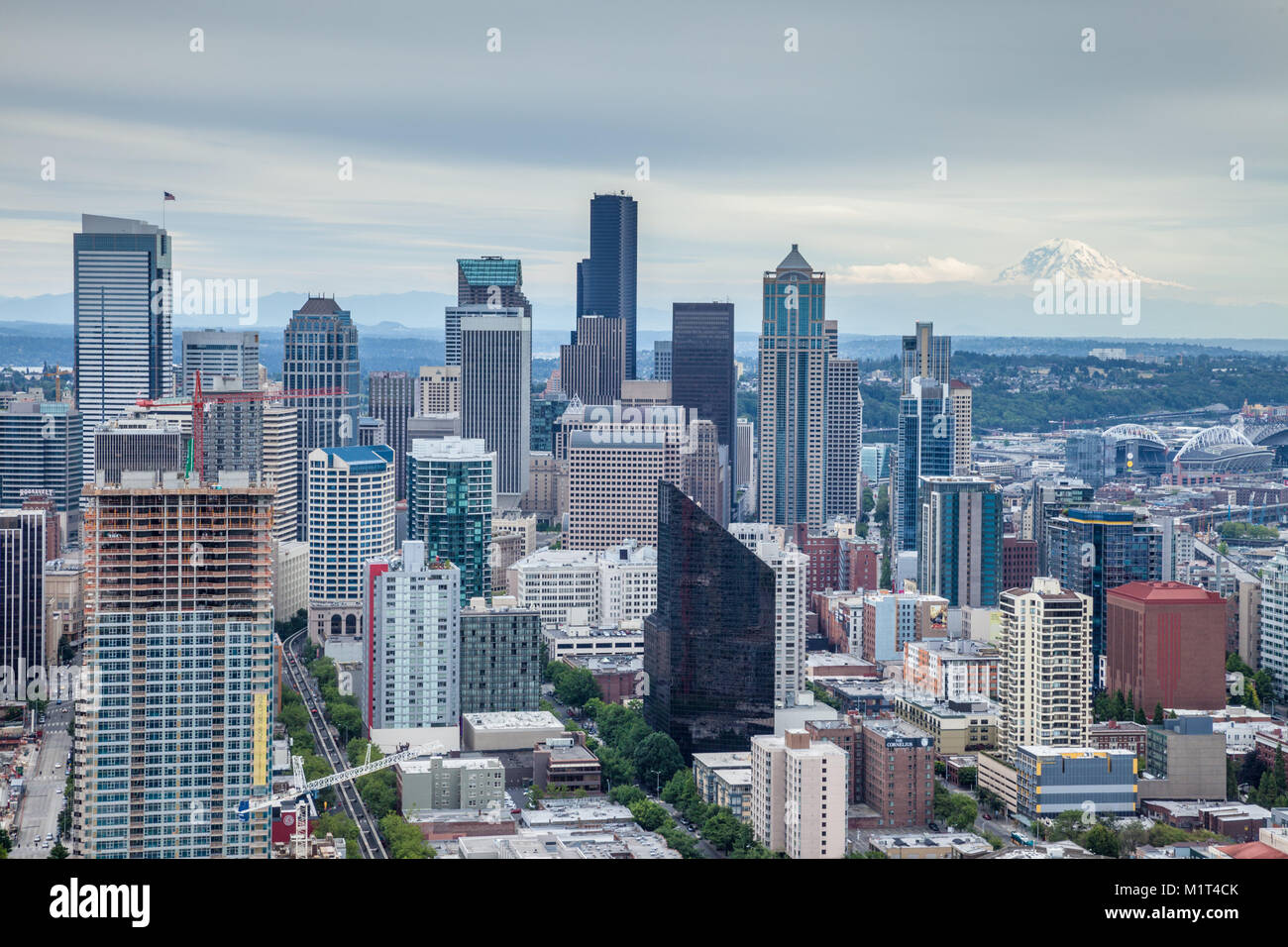 Seattle highrise sky skyscraper hi-res stock photography and images - Alamy