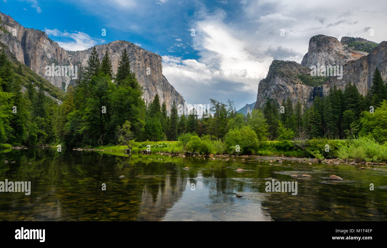 Yosemite valley view with the Merced River Stock Photo - Alamy