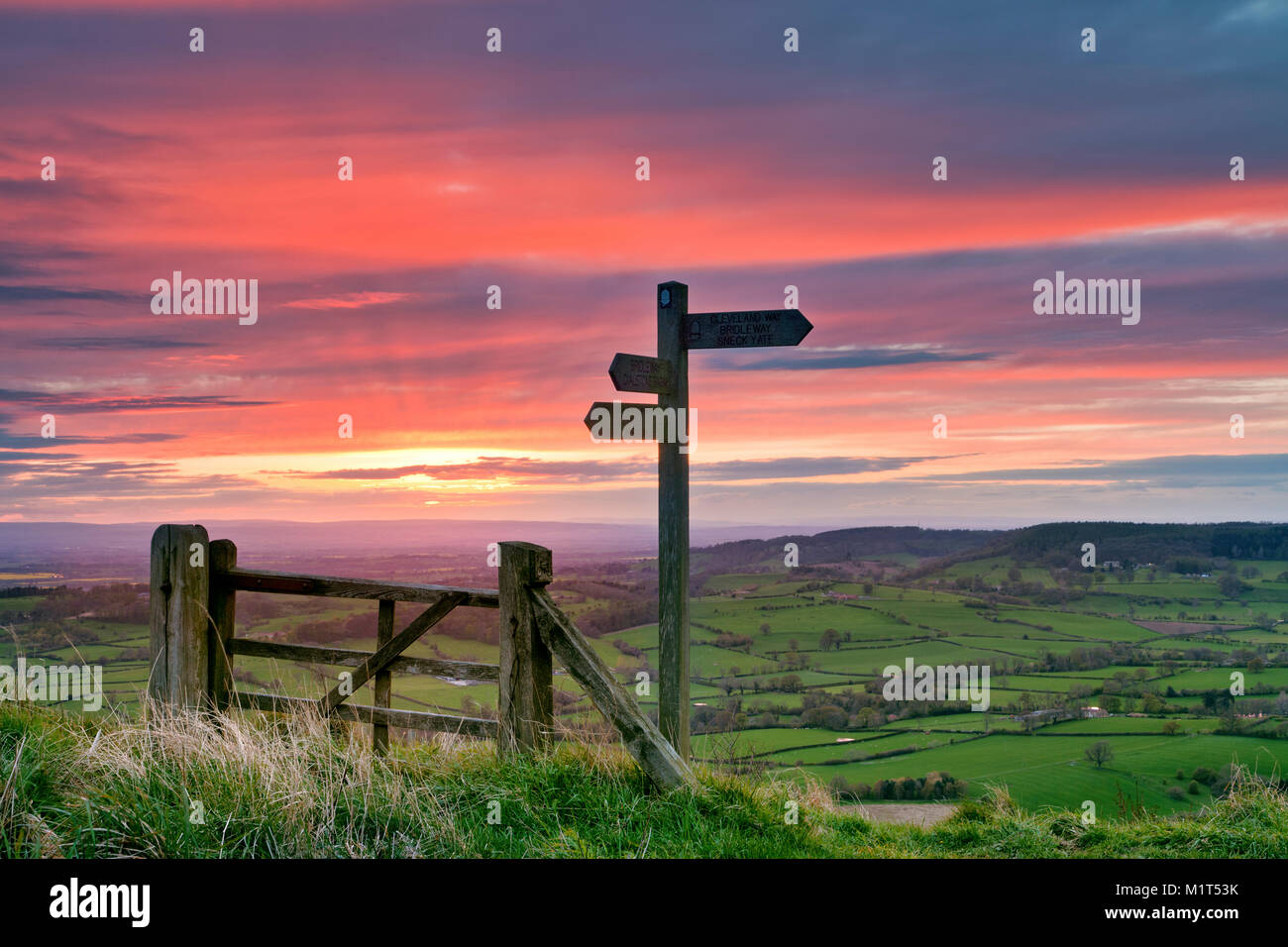Sneck Yate Signpost along The Cleveland Way long distance footpath at ...