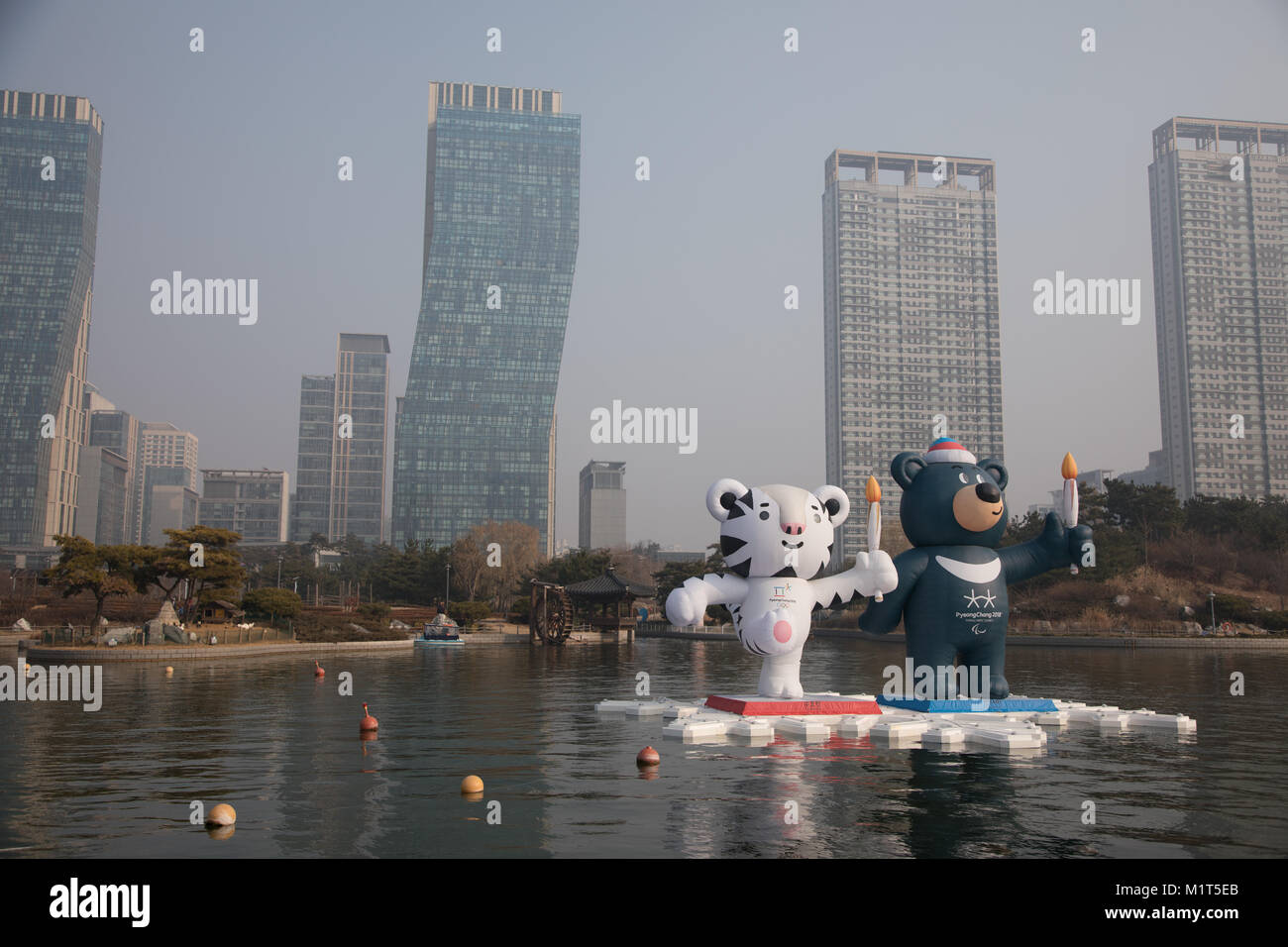 Olympic mascots hi-res stock photography and images - Alamy