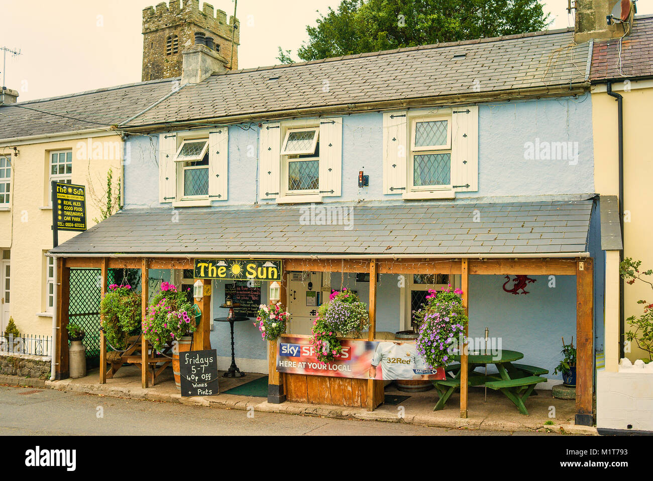 18th century pub hi-res stock photography and images - Alamy