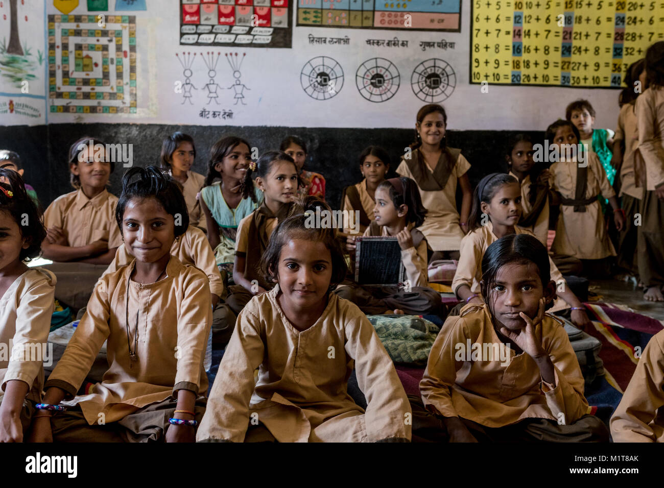 India school classroom hi-res stock photography and images - Alamy