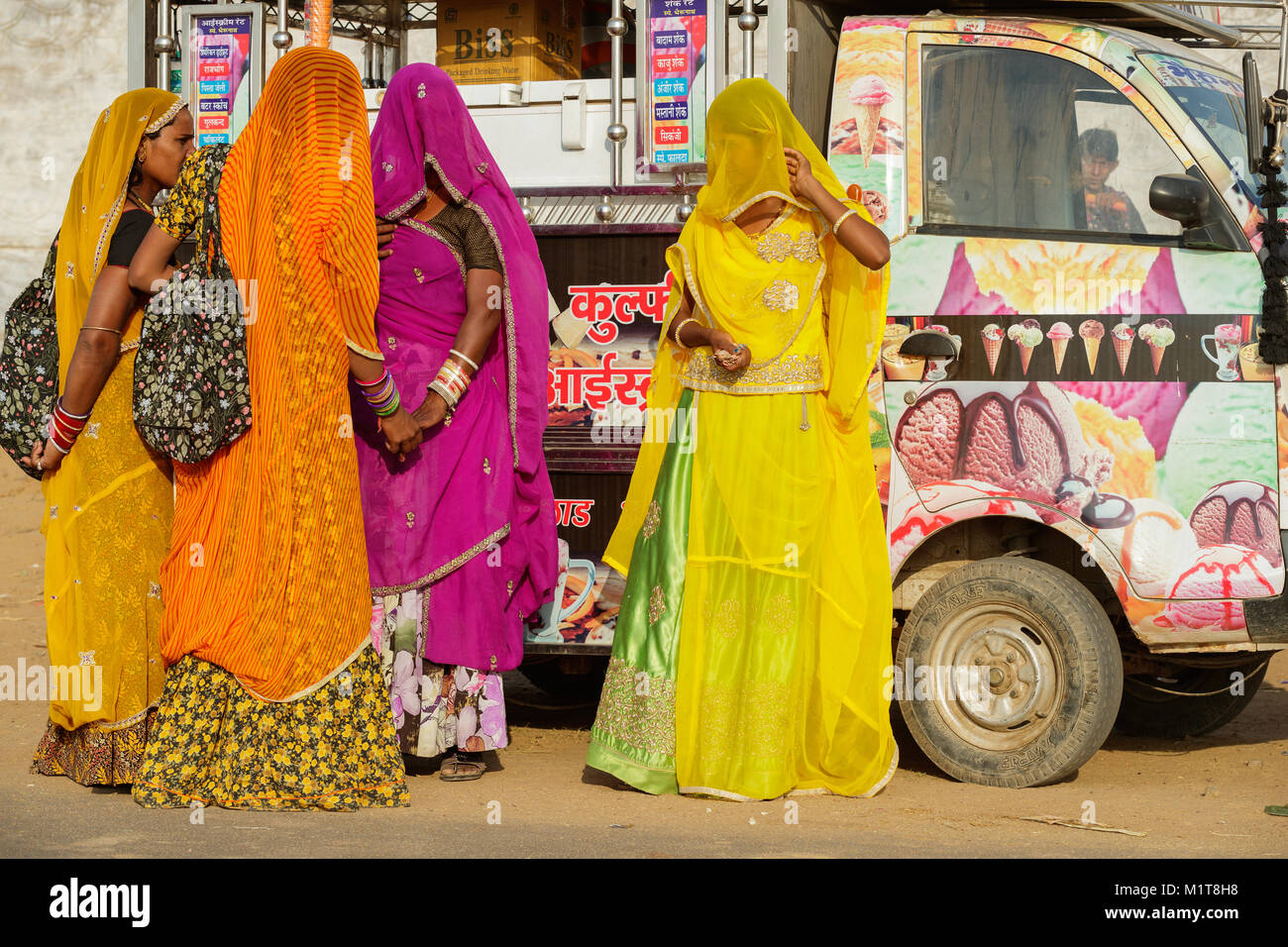 Girl woman pushkar india hi-res stock photography and images - Alamy