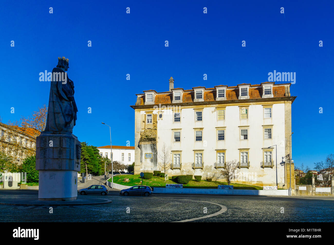 COIMBRA, PORTUGAL - DECEMBER 23, 2017: The statue of D. Dinis (Farmer ...