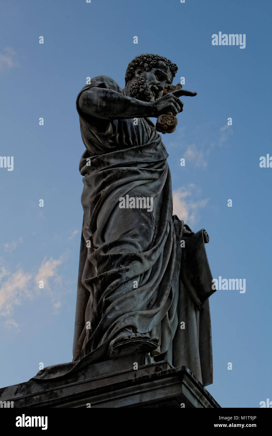 Saint peter the first pope hi-res stock photography and images - Alamy