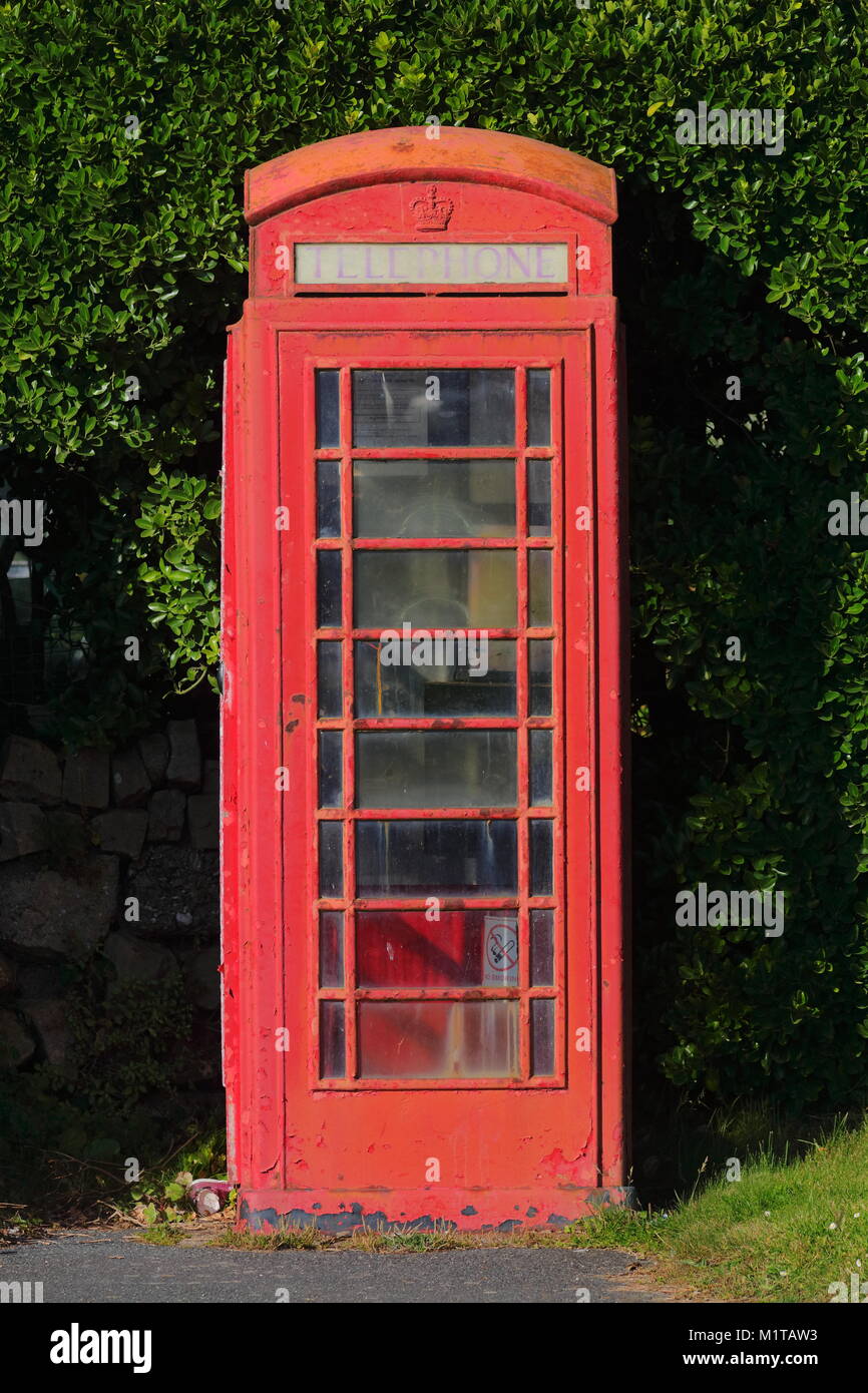 Traditional UK Red Public Telephone Box Stock Photo - Alamy