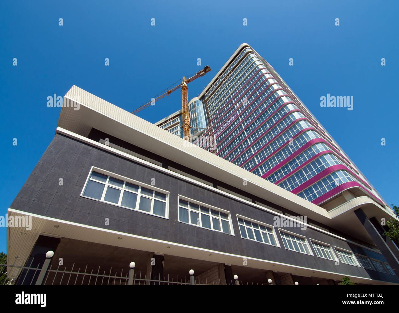 Construction of a modern building Stock Photo - Alamy
