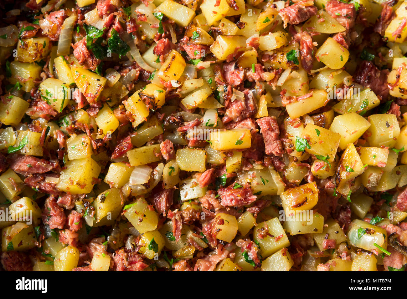 Corned beef hash with fried egg hi-res stock photography and images - Alamy