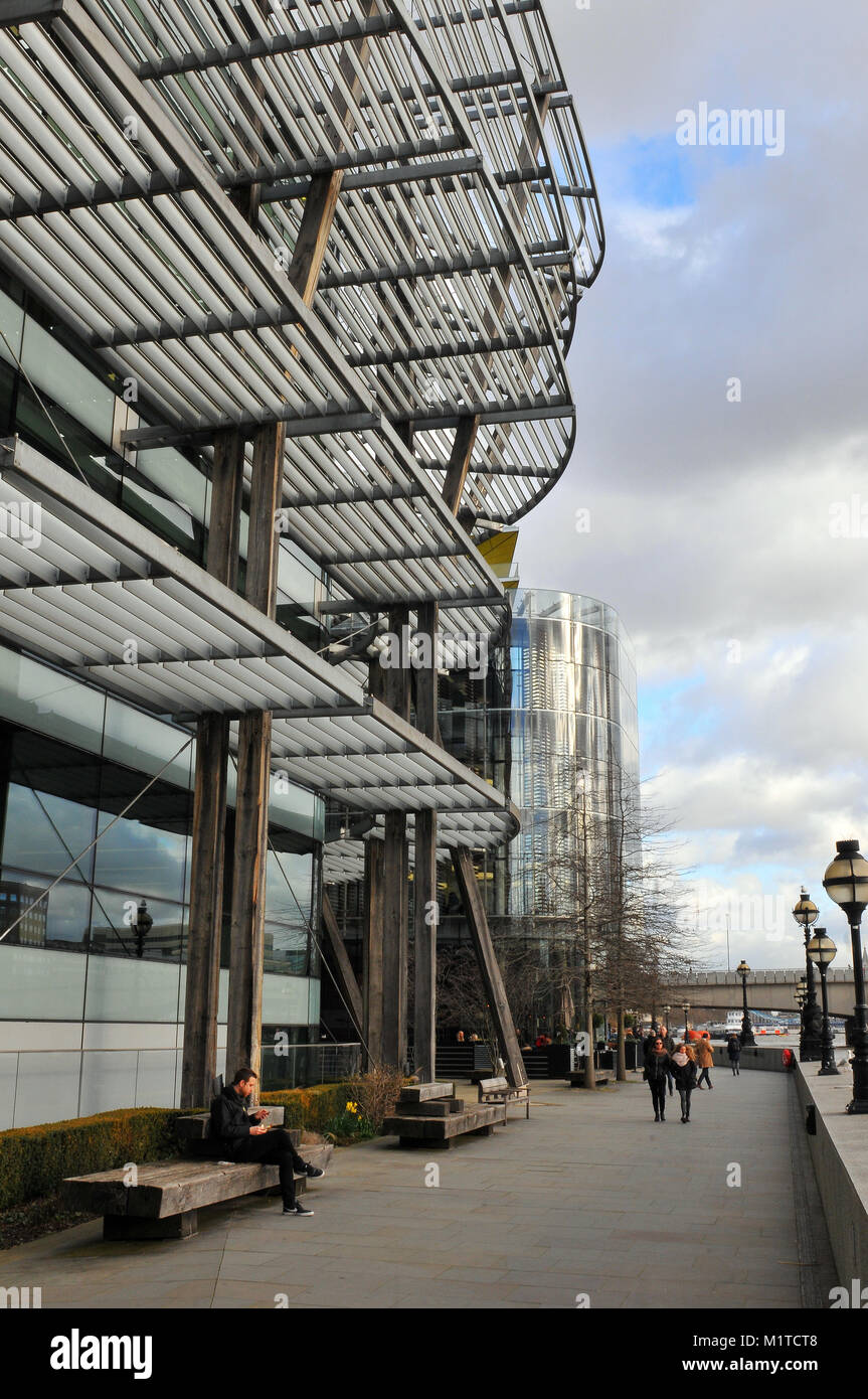 modern contemporary architecture on the footpath or walkway thames path ...
