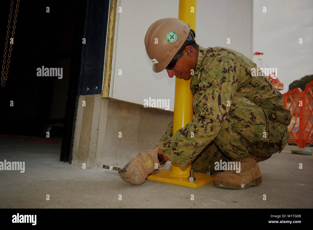 YOKOSUKA, Japan (Jan. 19, 2018) Steelworker Constructionman Jesse ...
