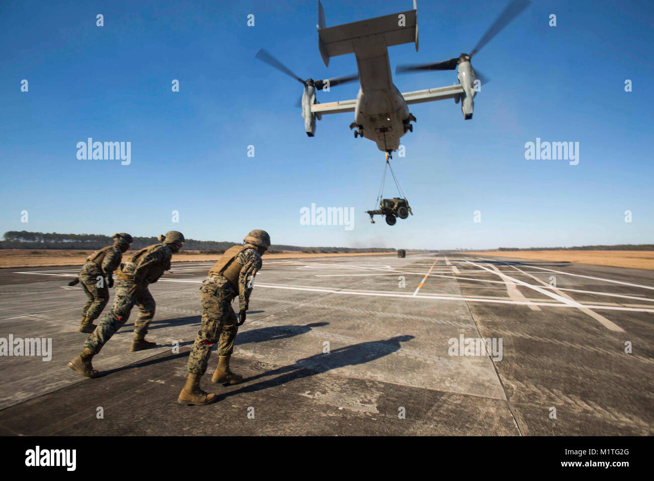 2d transportation support battalion hi-res stock photography and images ...