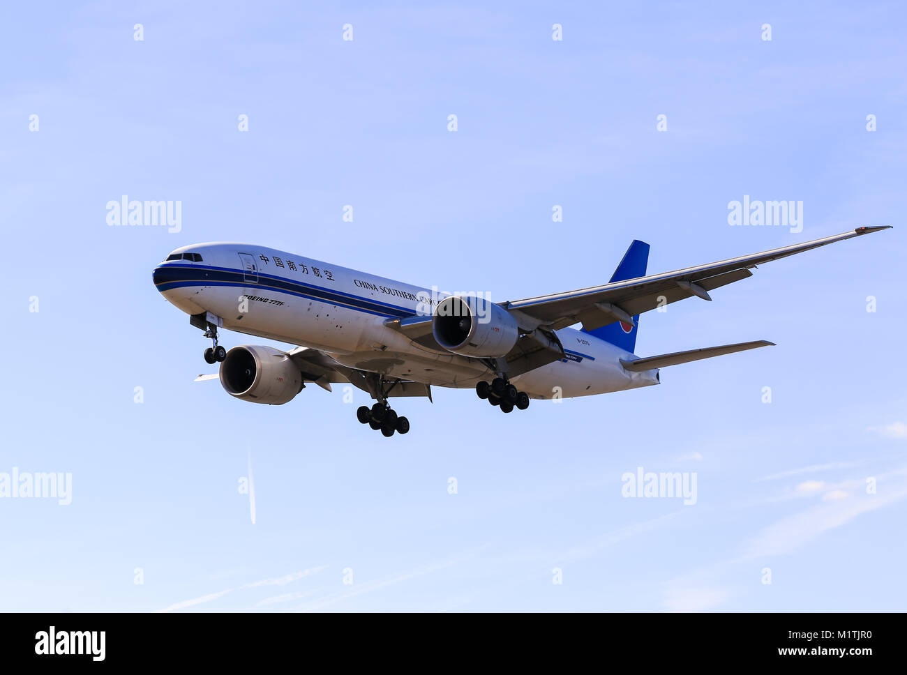 Alaska cargo aircraft hi-res stock photography and images - Alamy